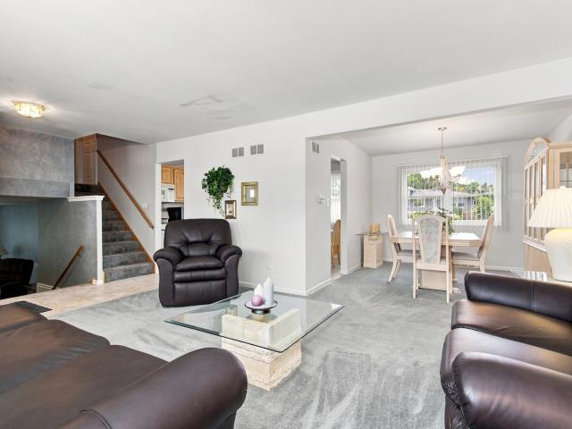 8828 W 98th Street
