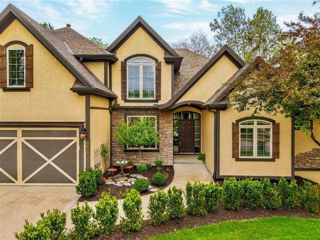 8829 N Glenwood Ave, Kansas City, MO 64157 | MLS #2615 | Compass
