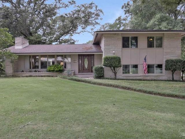 8829 Burning Tree Rd, Pensacola, FL 32514