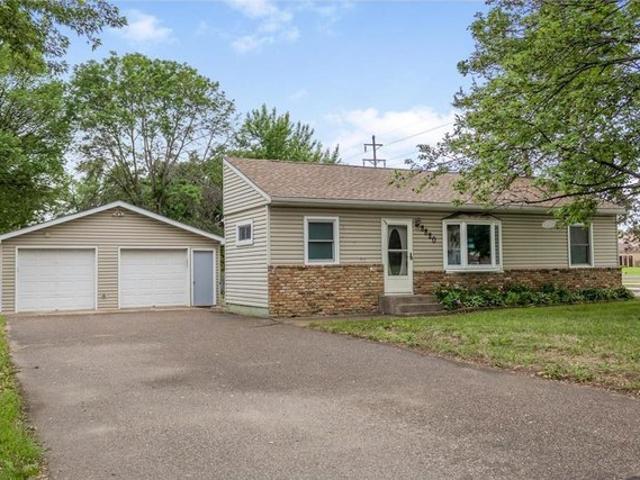 8820 Monroe St NE, Blaine, MN 55434