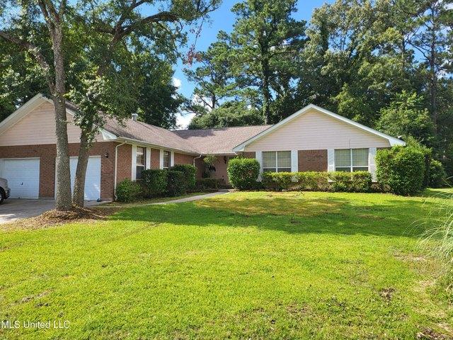 8820 Kailua Pl, Diamondhead, MS 39525