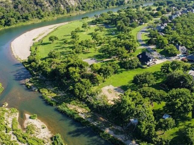 8820 Ravenswood Rd, Granbury, TX 76049
