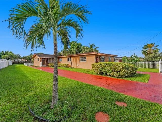 8820 SW 27th St, Miami, FL 33165