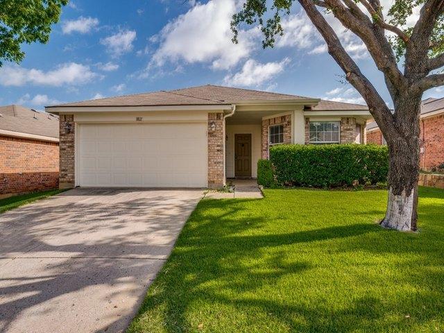 8821 Chisholm Trl, Crossroads, TX 76227