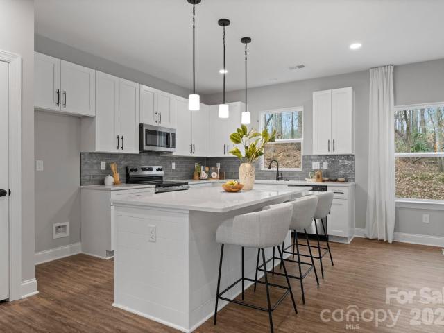 8821 Dogwood Dr, Charlotte, NC 28215 | Compass