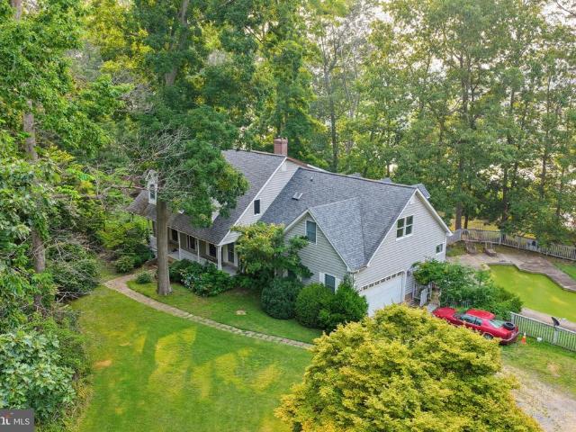 8821 Dorothy Lane