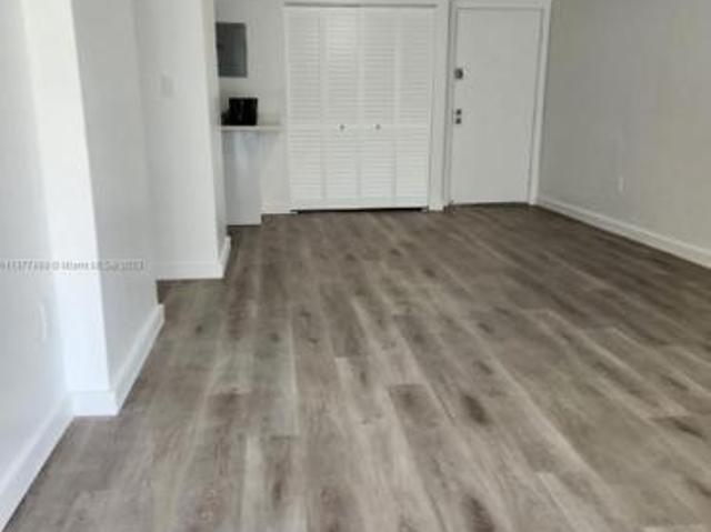 8821 Flagler St W #204, Miami, FL 33174