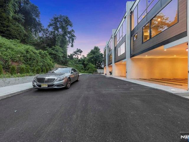 8822 Churchill Road