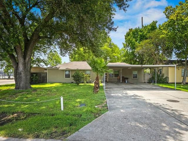 8822 Koala Dr, Houston, TX 77061