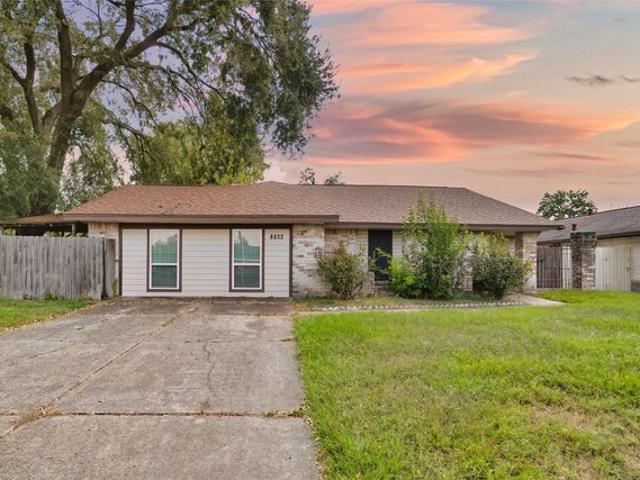 8822 Ryton Ln, Houston, TX 77088