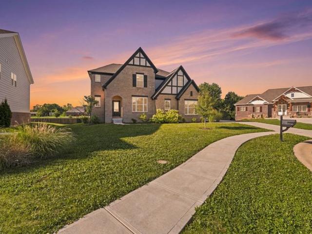 8822 Rockwood Ln, Indianapolis, IN 46259