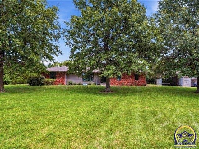 8822 SW 37th St, Topeka, KS 66614