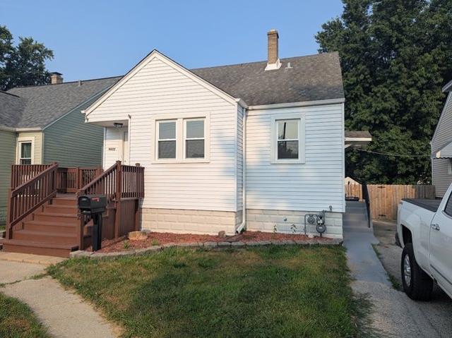 8822 S California Ave, Evergreen Park, IL 60805