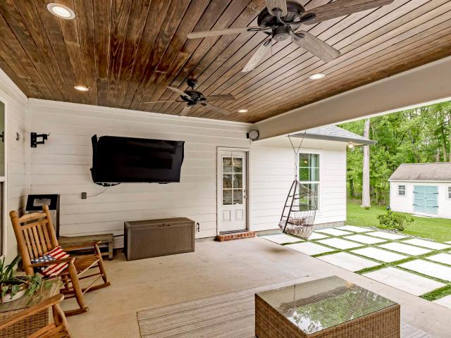 8823 Round Oak Dr, Baton Rouge, LA 70817 | MLS #BR2026007 | Compass