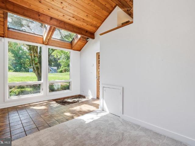 882 Coachway