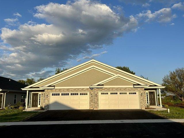 882 Fuller Ln, Belvidere, IL 61008