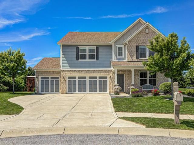 882 Oaklawn Dr, Westfield, IN 46074