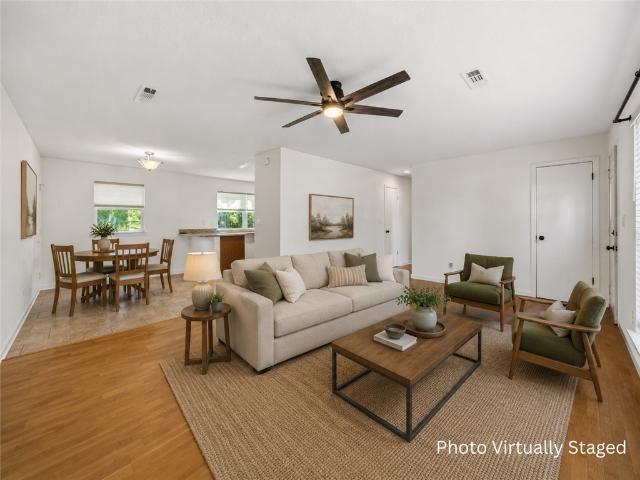 882 N 54th Avenue