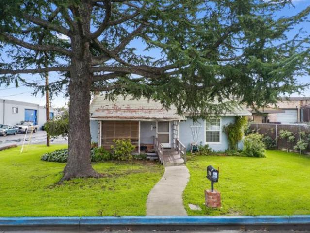 882 S McGlincy Ln, Campbell, CA 95008