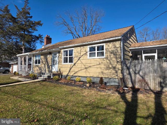 882 Sawyer Avenue