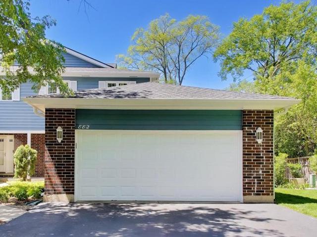 882 Poplar Ln, Deerfield, IL 60015