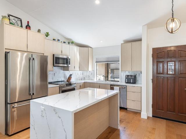 882 Professional Dr, Napa, CA 94558 | Compass