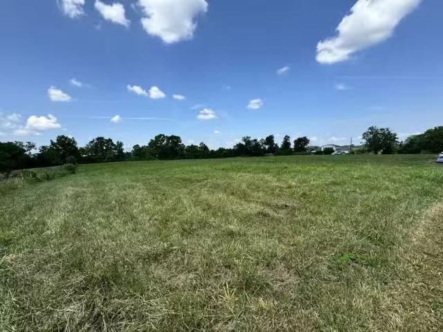 882 Richmond Road, Berea, KY 40403 652349082