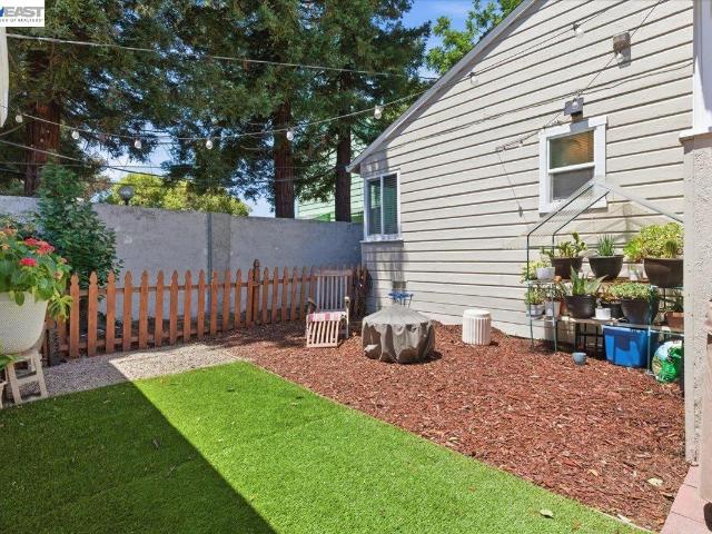 882 W Tennyson Rd