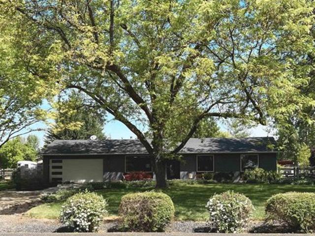 882 W Steeple View Dr, Eagle, ID 83616