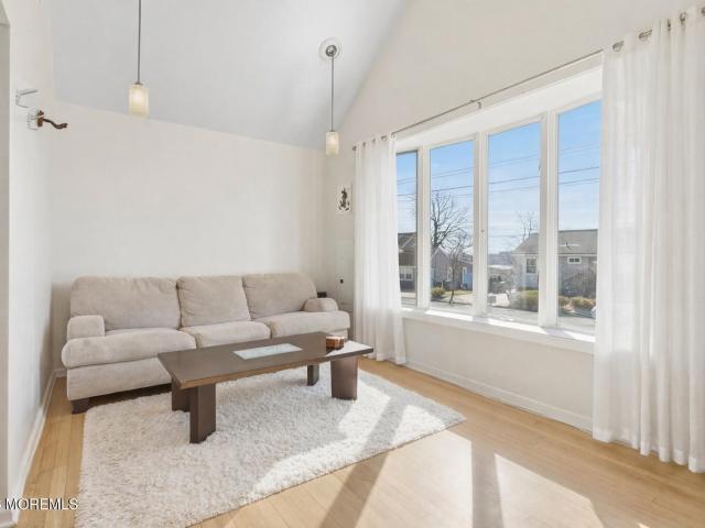 882 Woodmere Drive