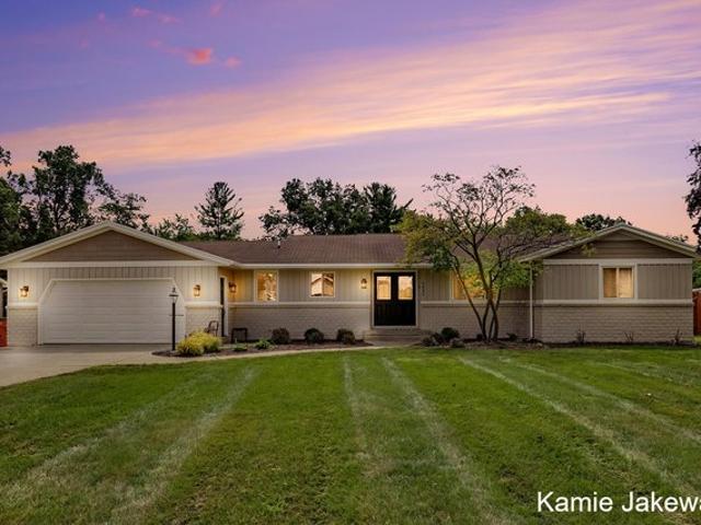 8835 Hebert Dr, Greenville, MI 48838