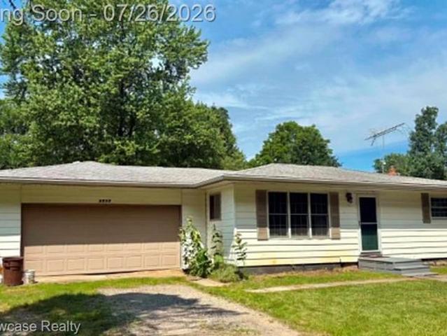 8835 Long Ln, Independence, MI 48348