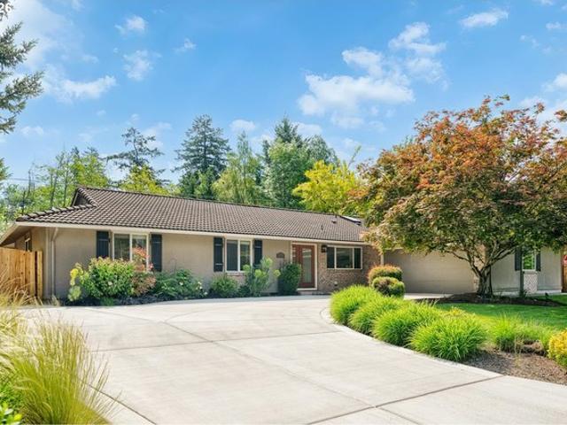 8835 SW Becker Dr, Portland, OR 97223