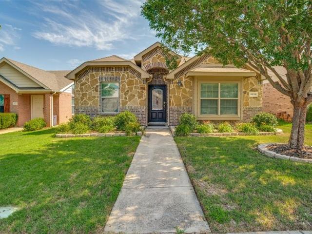 8835 Tucker St, Crossroads, TX 76227