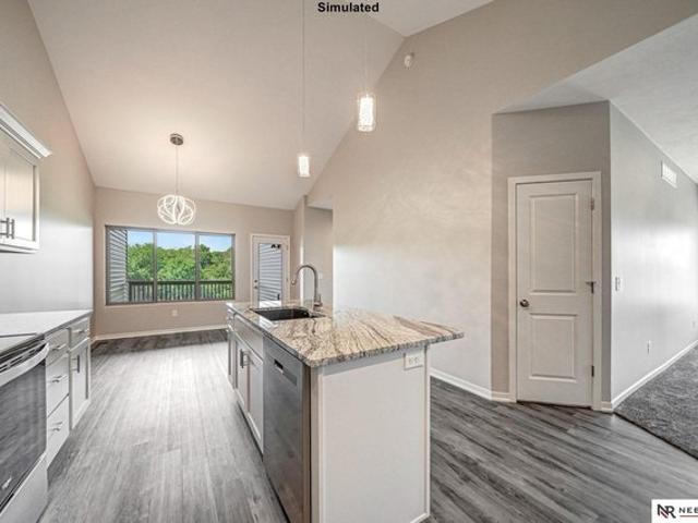 8838 Daywood Ln, Lincoln, NE 68526