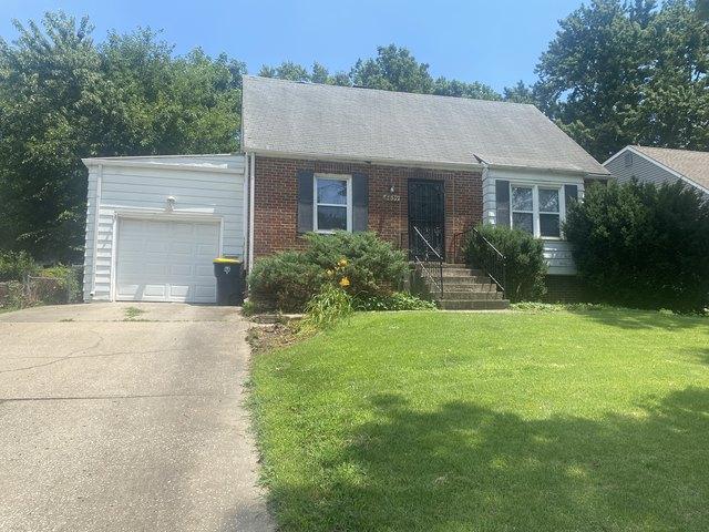 8839 Maiden Ln, Kansas City, MO 64114