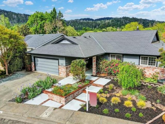 8839 Hood Mountain Way, Santa Rosa, CA 95409