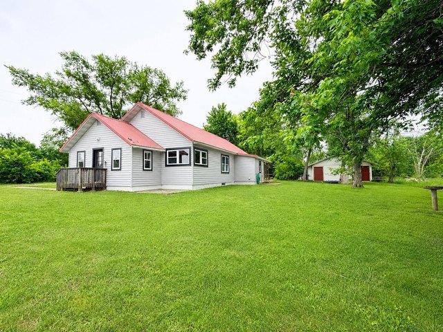 8830 Greentree Rd, Mountain Grove, MO 65711