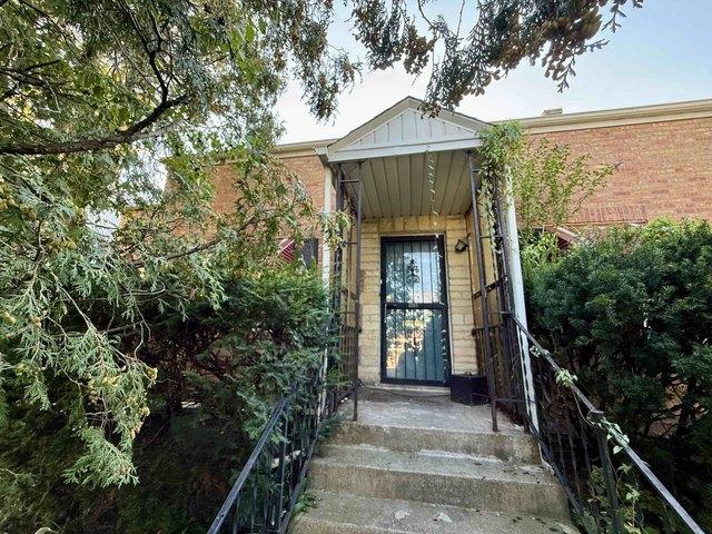 8830 Sayre Ave, Morton Grove, IL 60053