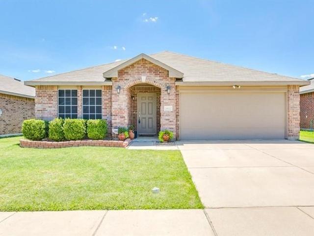 8832 Elk Creek Ln, Fort Worth, TX 76123