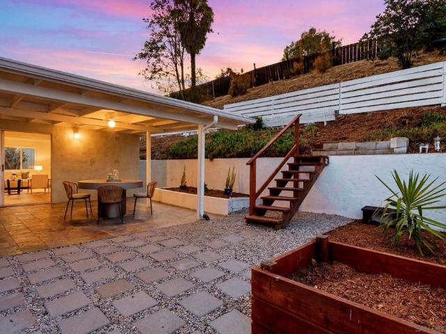 8832 Greenridge Ave