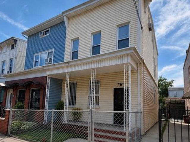 8832 75th St, Woodhaven, NY 11421
