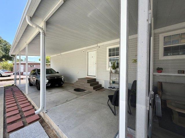 8833 Poe Dr, Tampa, FL 33615