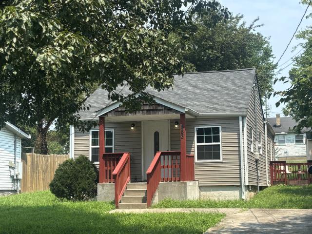 883 Carter St
