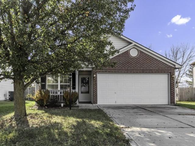 883 Curlew Ln, Greenwood, IN 46143