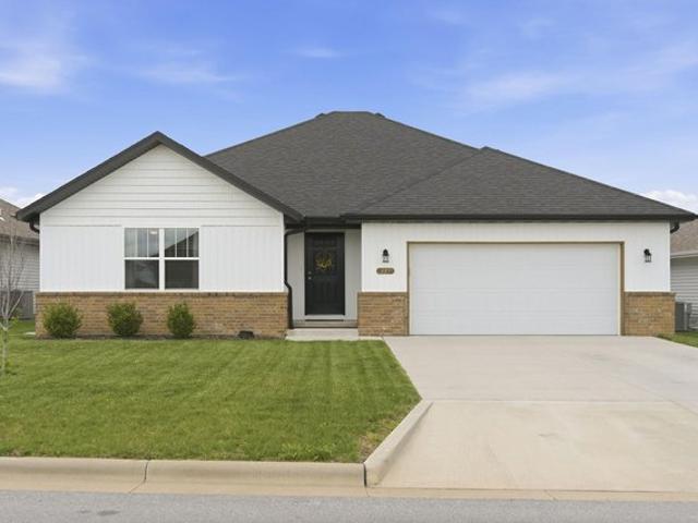883 S Parkside Cir, Nixa, MO 65714