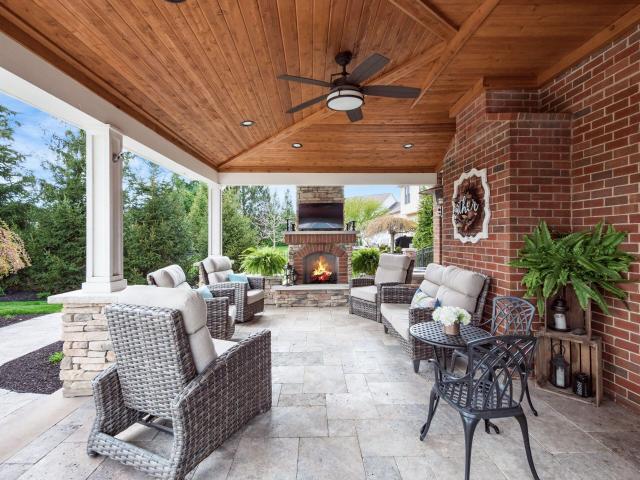 8844 Larchmont Court