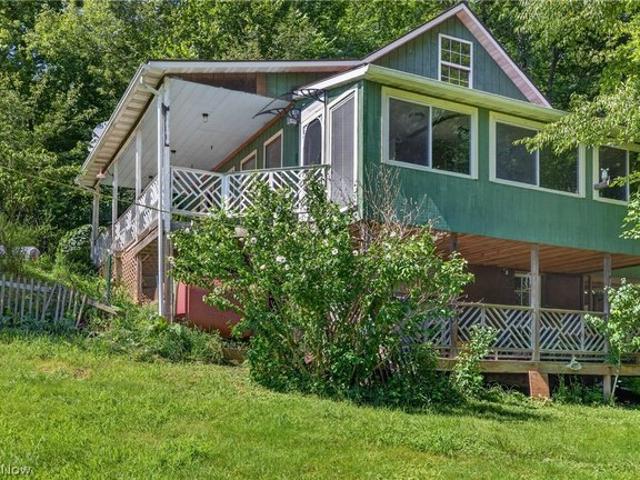 8844 Union Ridge Rd, Rogers, OH 44455