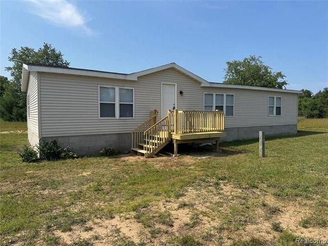 8845 Country Rd NE, Rapid River, MI 49659