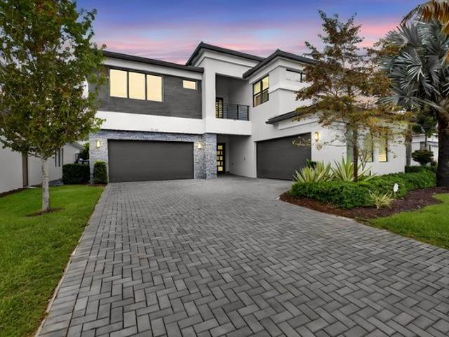 8845 Skyward St, Boca Raton, FL 33496